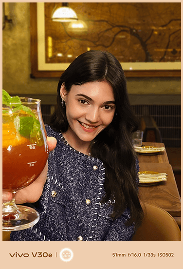 vivo V30e-Aura Light Portrait, Sony IMX 882 Camera | vivo ph